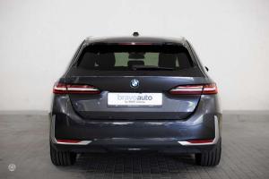 BMW 520 2024 in Vilnius, with an engine capacity of 2.00 L and mileage of 35 thousand km for 41991 €, photo 12 on AUTOMOTO.COM.LV