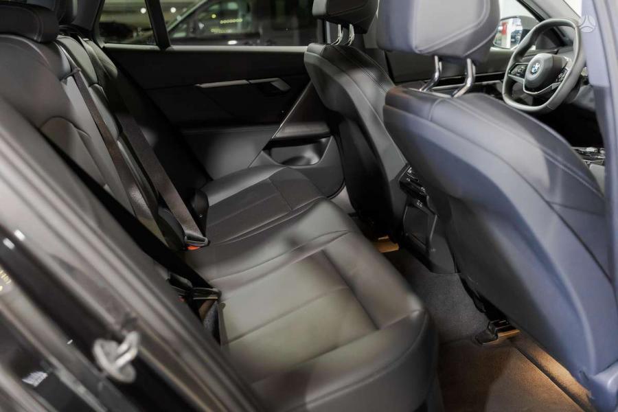 BMW 520 2024 in Vilnius, with an engine capacity of 2.00 L and mileage of 35 thousand km for 41991 €, photo 20 on AUTOMOTO.COM.LV