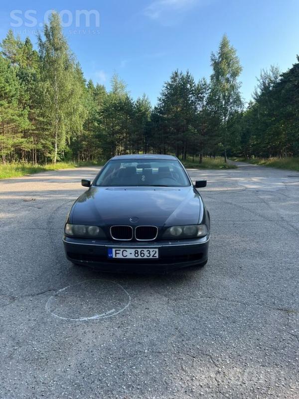 Violets BMW 520 1996 Liepāja, ar dzinēja tilpumu 2.00 L un nobraukumu 348 tūkst. km par 1200 €, foto 1 vietnē AUTOMOTO.COM.LV