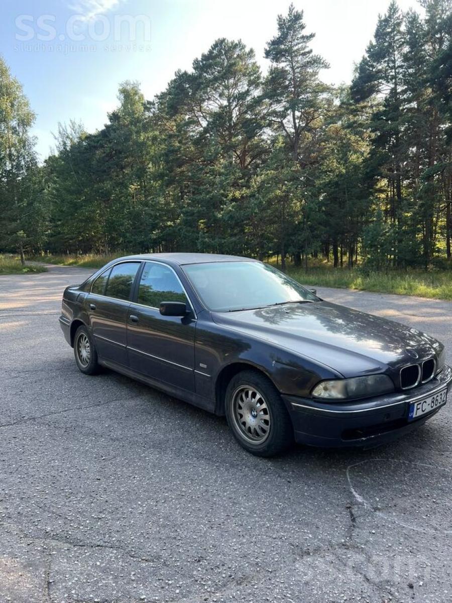 Violet BMW 520 1996 in Liepaja, with an engine capacity of 2.00 L and mileage of 348 thousand km for 1200 €, photo 3 on AUTOMOTO.COM.LV