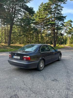 Violet BMW 520 1996 in Liepaja, with an engine capacity of 2.00 L and mileage of 348 thousand km for 1200 €, photo 5 on AUTOMOTO.COM.LV