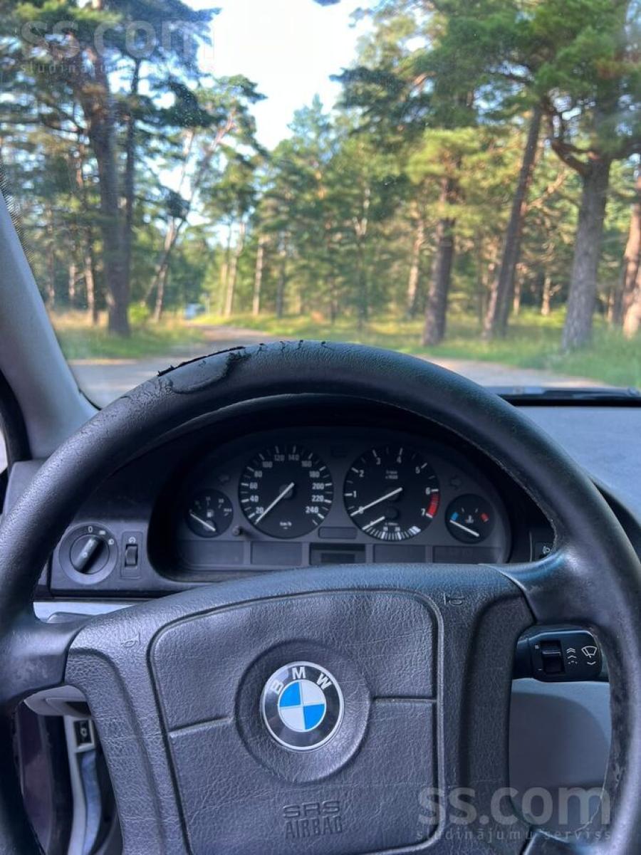 Violet BMW 520 1996 in Liepaja, with an engine capacity of 2.00 L and mileage of 348 thousand km for 1200 €, photo 7 on AUTOMOTO.COM.LV