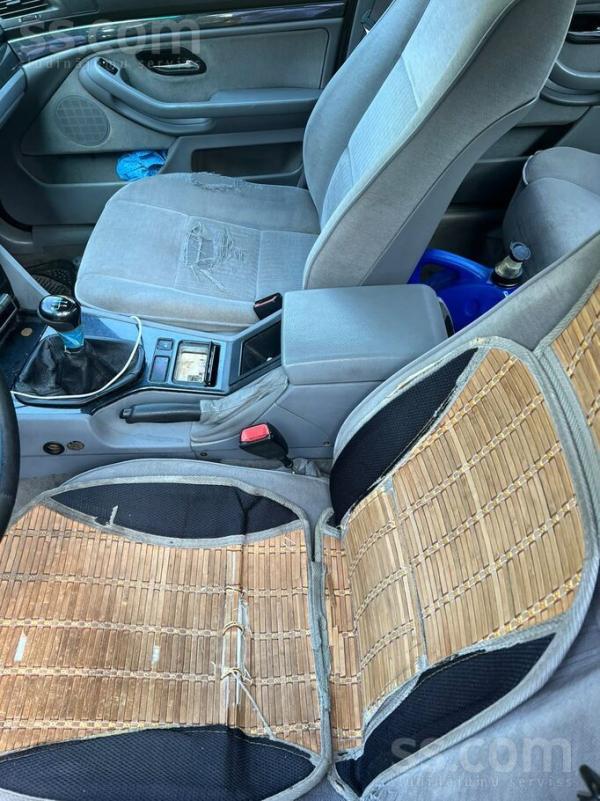 Violets BMW 520 1996 Liepāja, ar dzinēja tilpumu 2.00 L un nobraukumu 348 tūkst. km par 1200 €, foto 8 vietnē AUTOMOTO.COM.LV