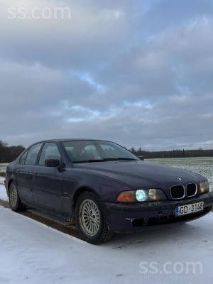 Violets BMW 520 1998 Dobele, ar dzinēja tilpumu 2.00 L un nobraukumu 353 tūkst. km par 1300 €, foto 2 vietnē AUTOMOTO.COM.LV