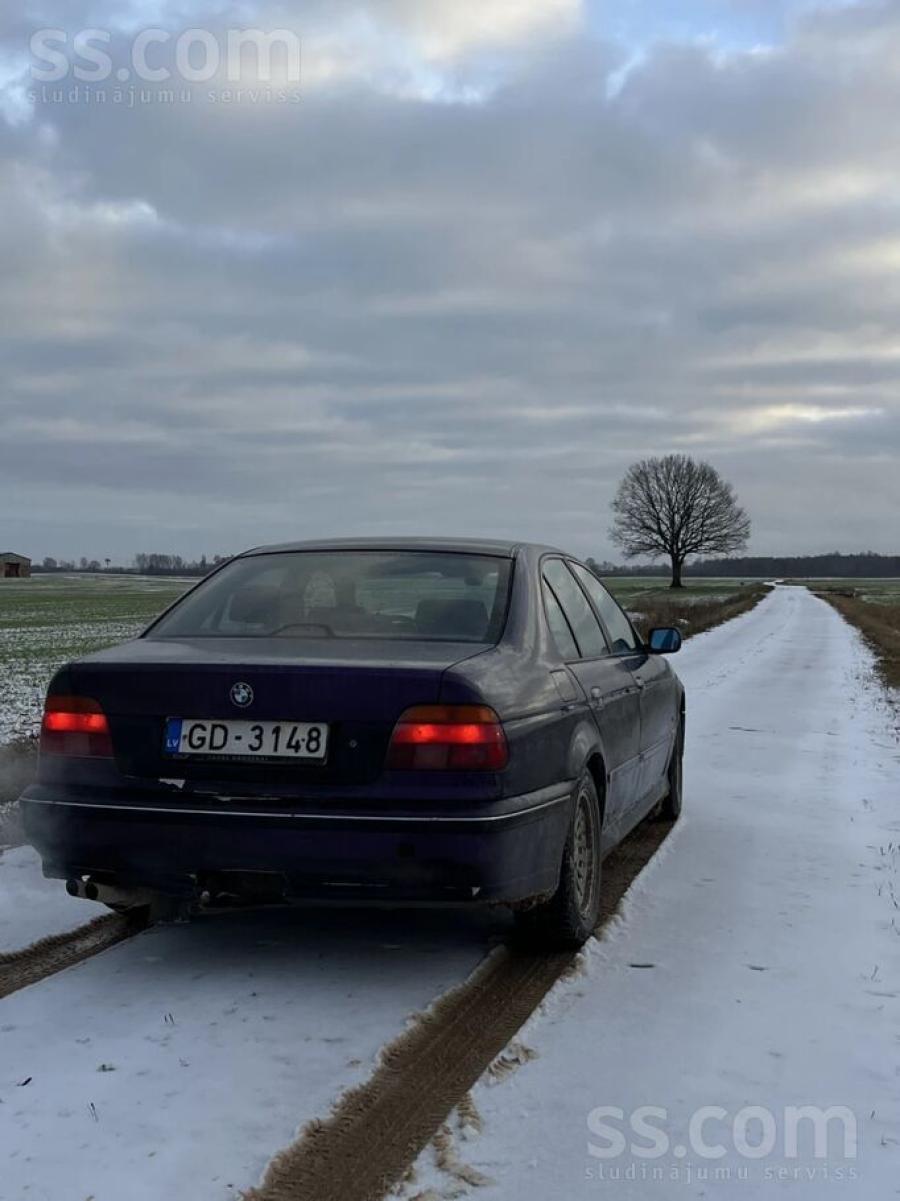 Violets BMW 520 1998 Dobele, ar dzinēja tilpumu 2.00 L un nobraukumu 353 tūkst. km par 1300 €, foto 4 vietnē AUTOMOTO.COM.LV