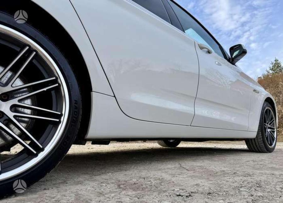 White BMW 520 2013 in Siauliai, with an engine capacity of 2.00 L and mileage of 233 thousand km for 12750 €, photo 19 on AUTOMOTO.COM.LV