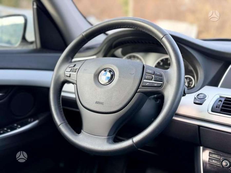 White BMW 520 2013 in Siauliai, with an engine capacity of 2.00 L and mileage of 233 thousand km for 12750 €, photo 23 on AUTOMOTO.COM.LV