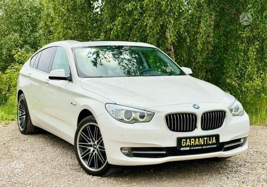 White BMW 520 2013 in Siauliai, with an engine capacity of 2.00 L and mileage of 233 thousand km for 12750 €, photo 1 on AUTOMOTO.COM.LV