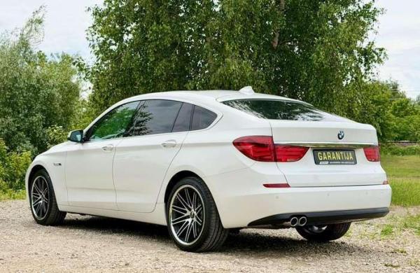 White BMW 520 2013 in Siauliai, with an engine capacity of 2.00 L and mileage of 233 thousand km for 12750 €, photo 3 on AUTOMOTO.COM.LV