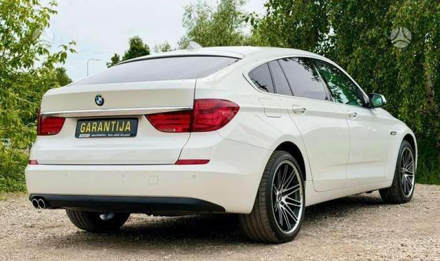 White BMW 520 2013 in Siauliai, with an engine capacity of 2.00 L and mileage of 233 thousand km for 12750 €, photo 5 on AUTOMOTO.COM.LV