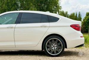 White BMW 520 2013 in Siauliai, with an engine capacity of 2.00 L and mileage of 233 thousand km for 12750 €, photo 13 on AUTOMOTO.COM.LV