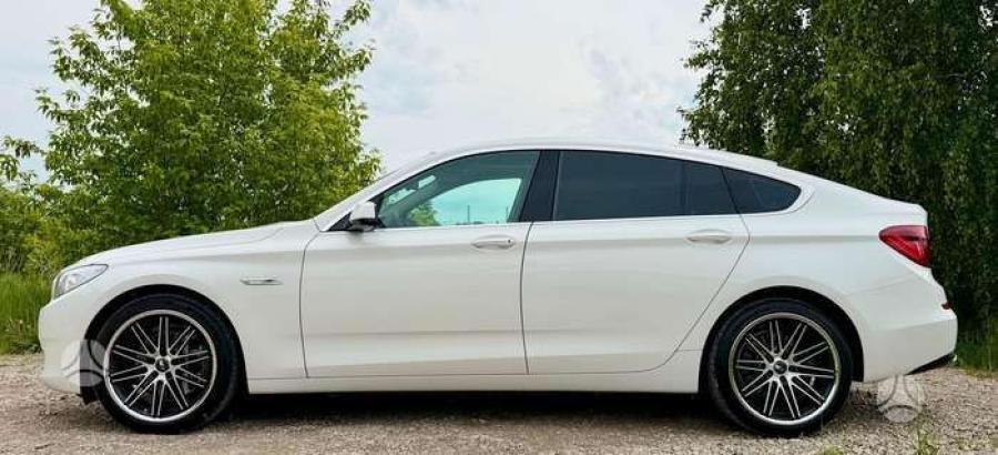 White BMW 520 2013 in Siauliai, with an engine capacity of 2.00 L and mileage of 233 thousand km for 12750 €, photo 14 on AUTOMOTO.COM.LV