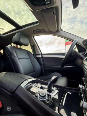 White BMW 520 2013 in Siauliai, with an engine capacity of 2.00 L and mileage of 233 thousand km for 12750 €, photo 25 on AUTOMOTO.COM.LV
