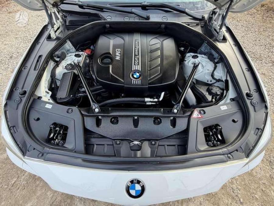 White BMW 520 2013 in Siauliai, with an engine capacity of 2.00 L and mileage of 233 thousand km for 12750 €, photo 35 on AUTOMOTO.COM.LV