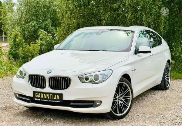 White BMW 520 2013 in Siauliai, with an engine capacity of 2.00 L and mileage of 233 thousand km for 12750 €, photo 2 on AUTOMOTO.COM.LV
