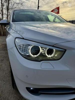 White BMW 520 2013 in Siauliai, with an engine capacity of 2.00 L and mileage of 233 thousand km for 12750 €, photo 18 on AUTOMOTO.COM.LV