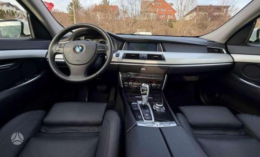 White BMW 520 2013 in Siauliai, with an engine capacity of 2.00 L and mileage of 233 thousand km for 12750 €, photo 23 on AUTOMOTO.COM.LV