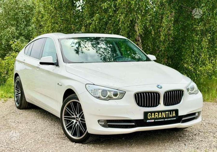 White BMW 520 2013 in Siauliai, with an engine capacity of 2.00 L and mileage of 233 thousand km for 12750 €, photo 4 on AUTOMOTO.COM.LV