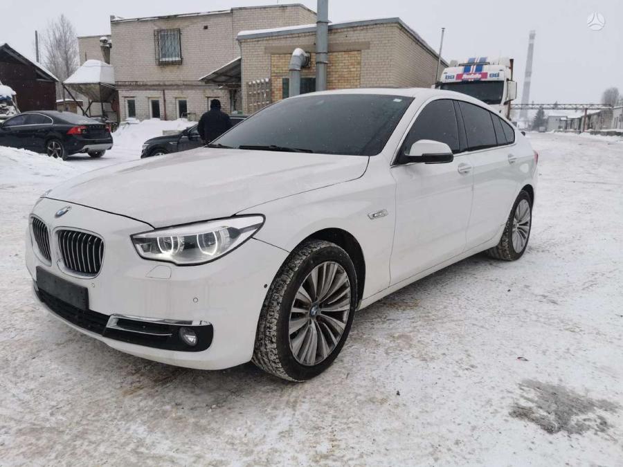 White BMW 520 2014 in Siauliai, with an engine capacity of 2.00 L and mileage of 224 thousand km for 10600 €, photo 1 on AUTOMOTO.COM.LV