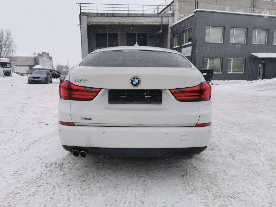 White BMW 520 2014 in Siauliai, with an engine capacity of 2.00 L and mileage of 224 thousand km for 10600 €, photo 5 on AUTOMOTO.COM.LV