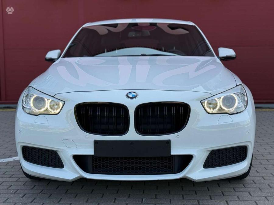 White BMW 520 2015 in Utena, with an engine capacity of 2.00 L and mileage of 240 thousand km for 13990 €, photo 7 on AUTOMOTO.COM.LV