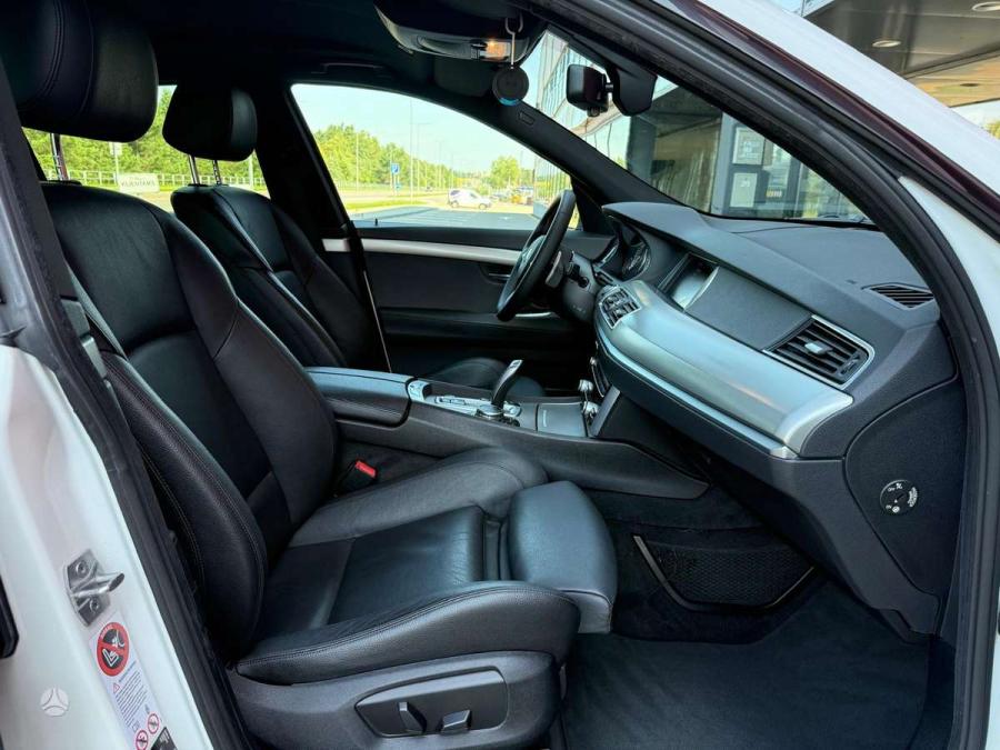 White BMW 520 2015 in Utena, with an engine capacity of 2.00 L and mileage of 240 thousand km for 13990 €, photo 24 on AUTOMOTO.COM.LV