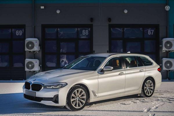 White BMW 520 2021 in Vilnius, with an engine capacity of 2.00 L and mileage of 252 thousand km for 20900 €, photo 1 on AUTOMOTO.COM.LV