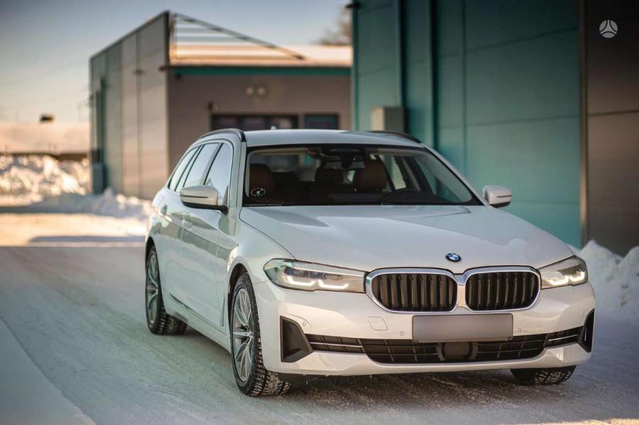 White BMW 520 2021 in Vilnius, with an engine capacity of 2.00 L and mileage of 252 thousand km for 20900 €, photo 29 on AUTOMOTO.COM.LV