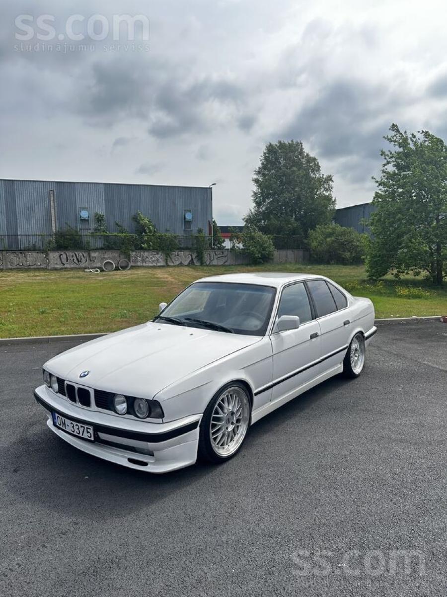 Balts BMW 520 1989 Liepāja, ar dzinēja tilpumu 2.00 L un nobraukumu 280 tūkst. km par 4600 €, foto 1 vietnē AUTOMOTO.COM.LV