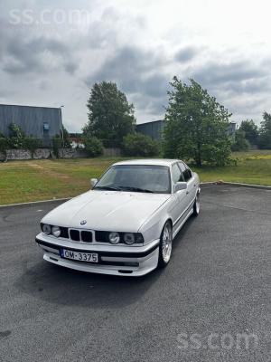 Balts BMW 520 1989 Liepāja, ar dzinēja tilpumu 2.00 L un nobraukumu 280 tūkst. km par 4600 €, foto 3 vietnē AUTOMOTO.COM.LV