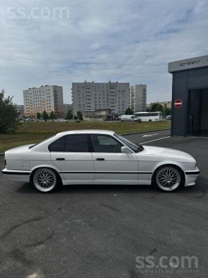 Balts BMW 520 1989 Liepāja, ar dzinēja tilpumu 2.00 L un nobraukumu 280 tūkst. km par 4600 €, foto 5 vietnē AUTOMOTO.COM.LV