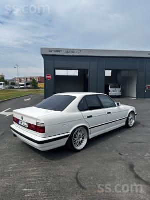 Balts BMW 520 1989 Liepāja, ar dzinēja tilpumu 2.00 L un nobraukumu 280 tūkst. km par 4600 €, foto 6 vietnē AUTOMOTO.COM.LV