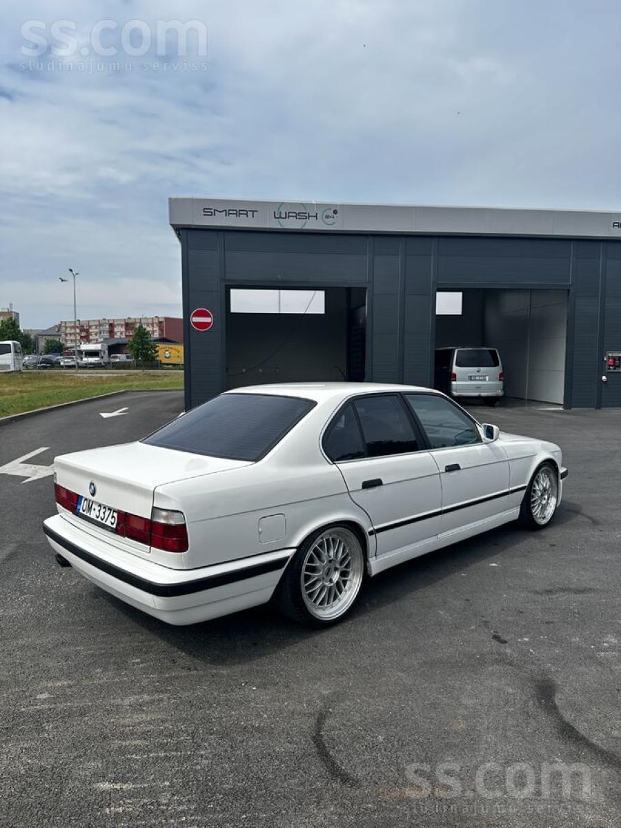 Balts BMW 520 1989 Liepāja, ar dzinēja tilpumu 2.00 L un nobraukumu 280 tūkst. km par 4600 €, foto 6 vietnē AUTOMOTO.COM.LV
