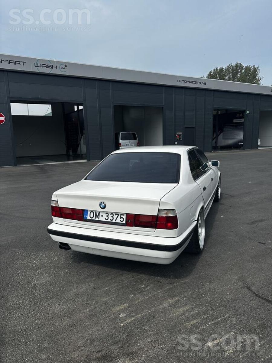 Balts BMW 520 1989 Liepāja, ar dzinēja tilpumu 2.00 L un nobraukumu 280 tūkst. km par 4600 €, foto 7 vietnē AUTOMOTO.COM.LV