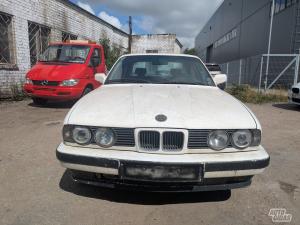 White BMW 520 1989 in Klaipeda, with an engine capacity of 2.00 L and mileage of 272 thousand km for 1600 €, photo 3 on AUTOMOTO.COM.LV