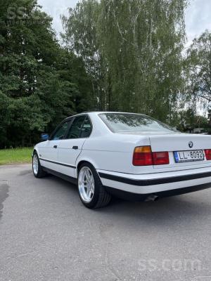 Balts BMW 520 1994 Rīga, ar dzinēja tilpumu 2.00 L un nobraukumu 310 tūkst. km par 7990 €, foto 5 vietnē AUTOMOTO.COM.LV