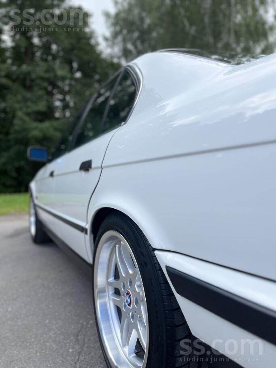 Balts BMW 520 1994 Rīga, ar dzinēja tilpumu 2.00 L un nobraukumu 310 tūkst. km par 7990 €, foto 8 vietnē AUTOMOTO.COM.LV