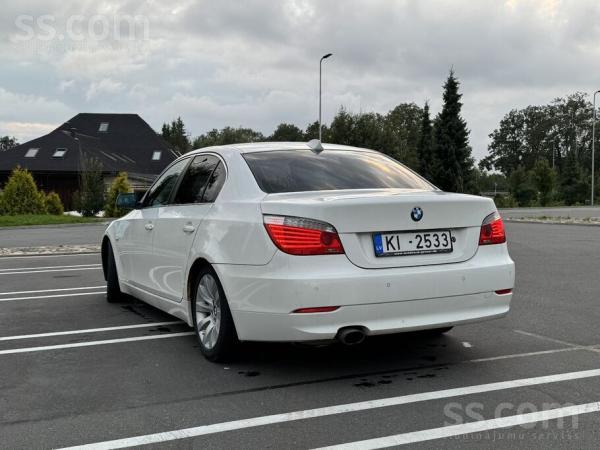 White BMW 520 2008 in Riga, with an engine capacity of 2.00 L and mileage of 333 thousand km for 5700 €, photo 4 on AUTOMOTO.COM.LV