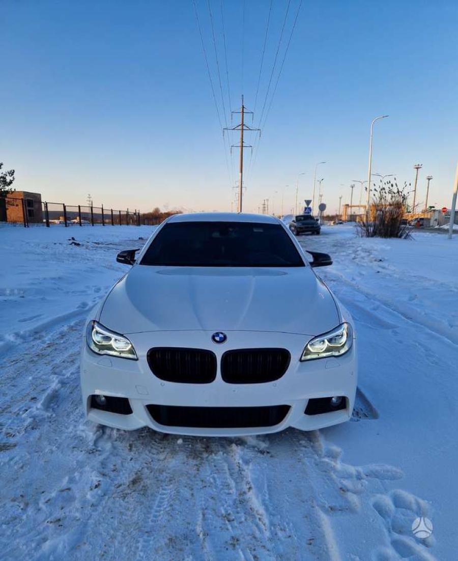 White BMW 520 2010 in Klaipeda, with an engine capacity of 2.00 L and mileage of 330 thousand km for 11000 €, photo 1 on AUTOMOTO.COM.LV