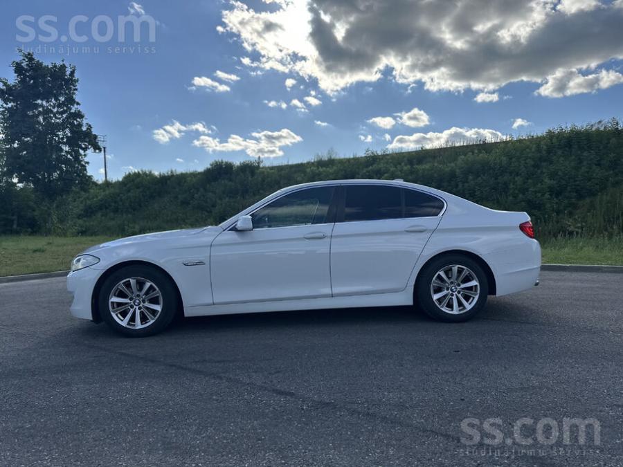 Balts BMW 520 2010 Daugavpils, ar dzinēja tilpumu 2.00 L un nobraukumu 310 tūkst. km par 8000 €, foto 3 vietnē AUTOMOTO.COM.LV