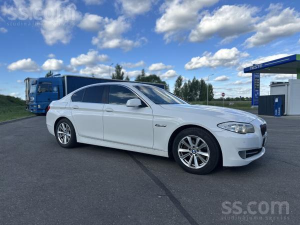 Balts BMW 520 2010 Daugavpils, ar dzinēja tilpumu 2.00 L un nobraukumu 310 tūkst. km par 8000 €, foto 8 vietnē AUTOMOTO.COM.LV
