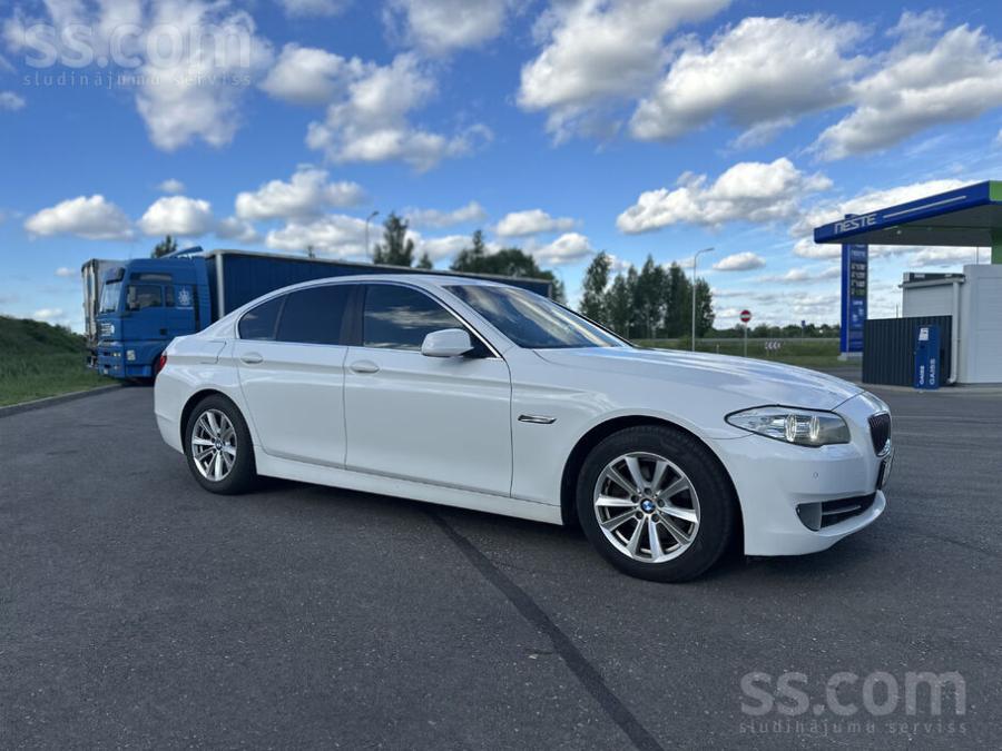 Balts BMW 520 2010 Daugavpils, ar dzinēja tilpumu 2.00 L un nobraukumu 310 tūkst. km par 8000 €, foto 9 vietnē AUTOMOTO.COM.LV