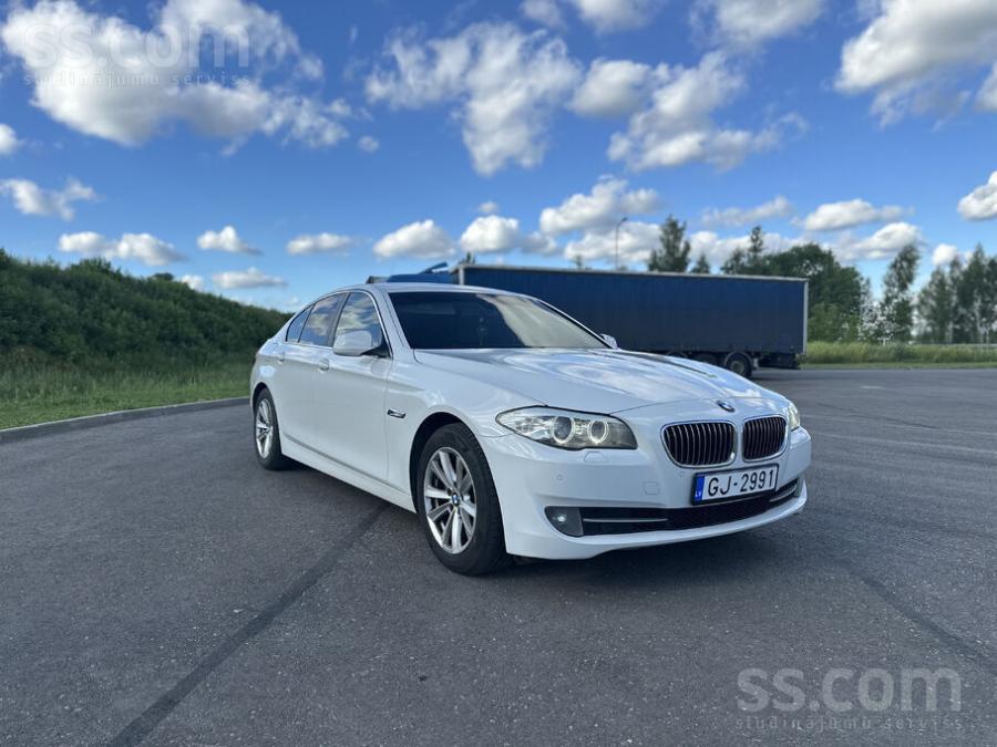 Balts BMW 520 2010 Daugavpils, ar dzinēja tilpumu 2.00 L un nobraukumu 310 tūkst. km par 8000 €, foto 10 vietnē AUTOMOTO.COM.LV