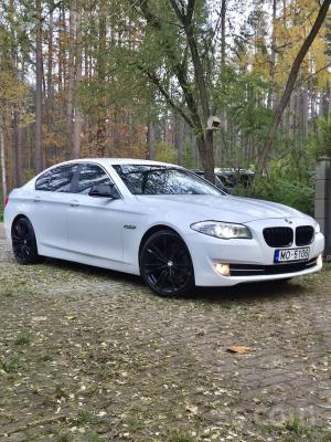 Balts BMW 520 2010 Jūrmala, ar dzinēja tilpumu 2.00 L un nobraukumu 354 tūkst. km par 9100 €, foto 5 vietnē AUTOMOTO.COM.LV