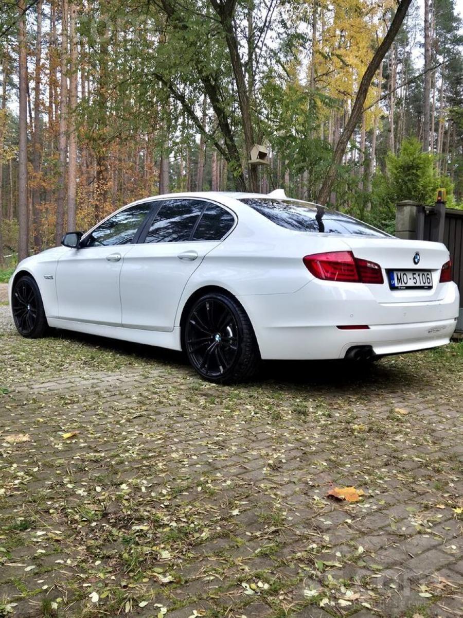 Balts BMW 520 2010 Jūrmala, ar dzinēja tilpumu 2.00 L un nobraukumu 354 tūkst. km par 9100 €, foto 7 vietnē AUTOMOTO.COM.LV