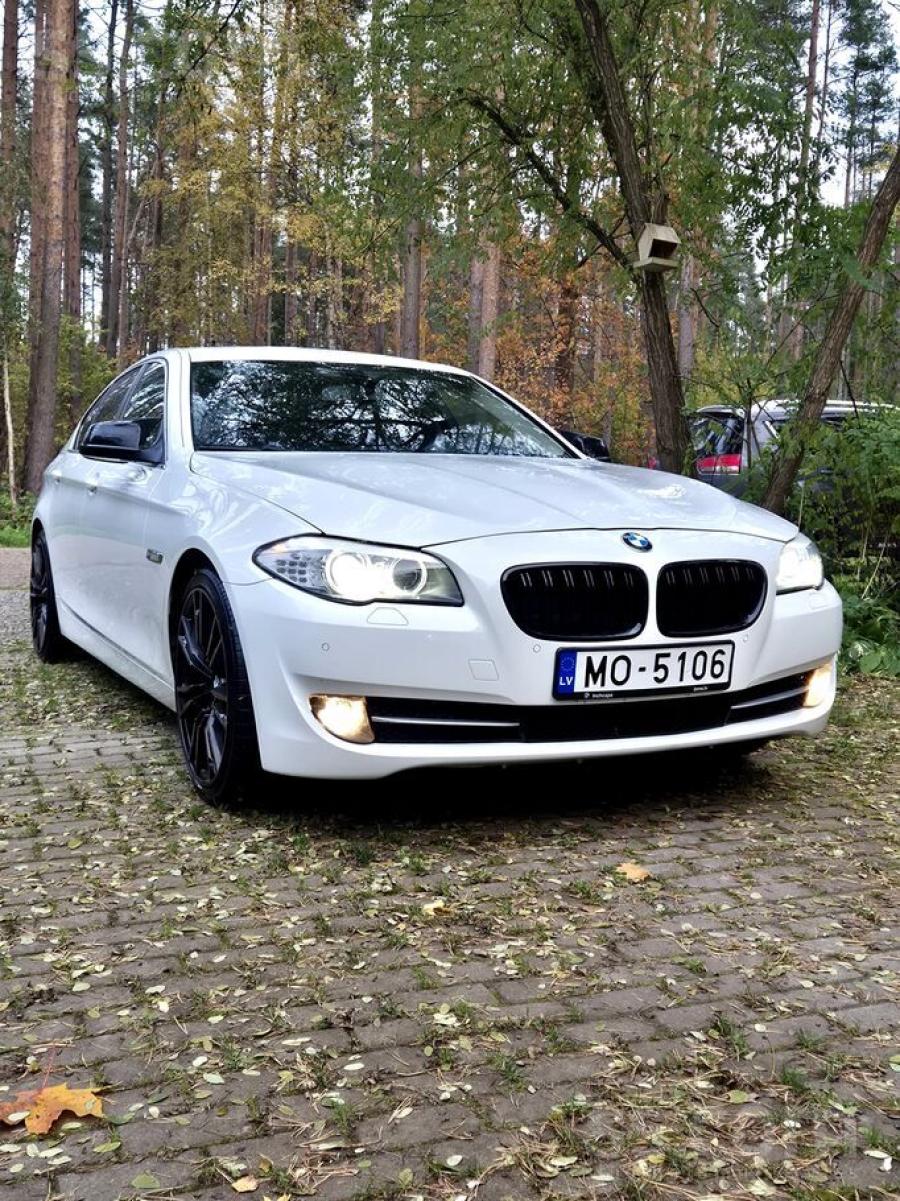 Balts BMW 520 2010 Jūrmala, ar dzinēja tilpumu 2.00 L un nobraukumu 354 tūkst. km par 9100 €, foto 9 vietnē AUTOMOTO.COM.LV