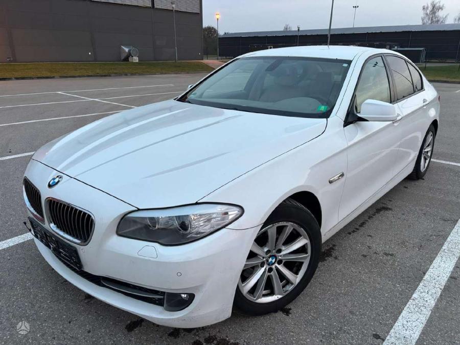 White BMW 520 2011 in Prienai, with an engine capacity of 0.00 L and mileage of 296 thousand km for 7450 €, photo 1 on AUTOMOTO.COM.LV