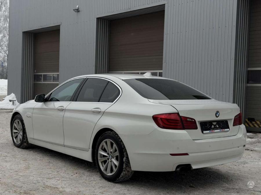 White BMW 520 2011 in Rokiskis, with an engine capacity of 2.00 L and mileage of 440 thousand km for 5200 €, photo 4 on AUTOMOTO.COM.LV
