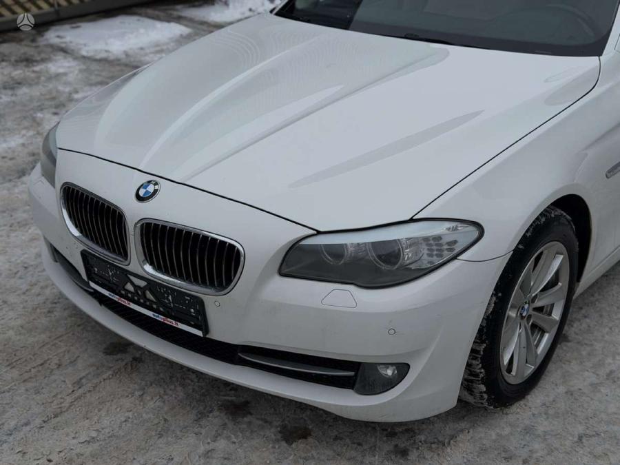 White BMW 520 2011 in Rokiskis, with an engine capacity of 2.00 L and mileage of 440 thousand km for 5200 €, photo 12 on AUTOMOTO.COM.LV