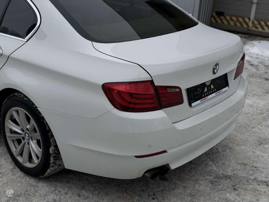 White BMW 520 2011 in Rokiskis, with an engine capacity of 2.00 L and mileage of 440 thousand km for 5200 €, photo 13 on AUTOMOTO.COM.LV